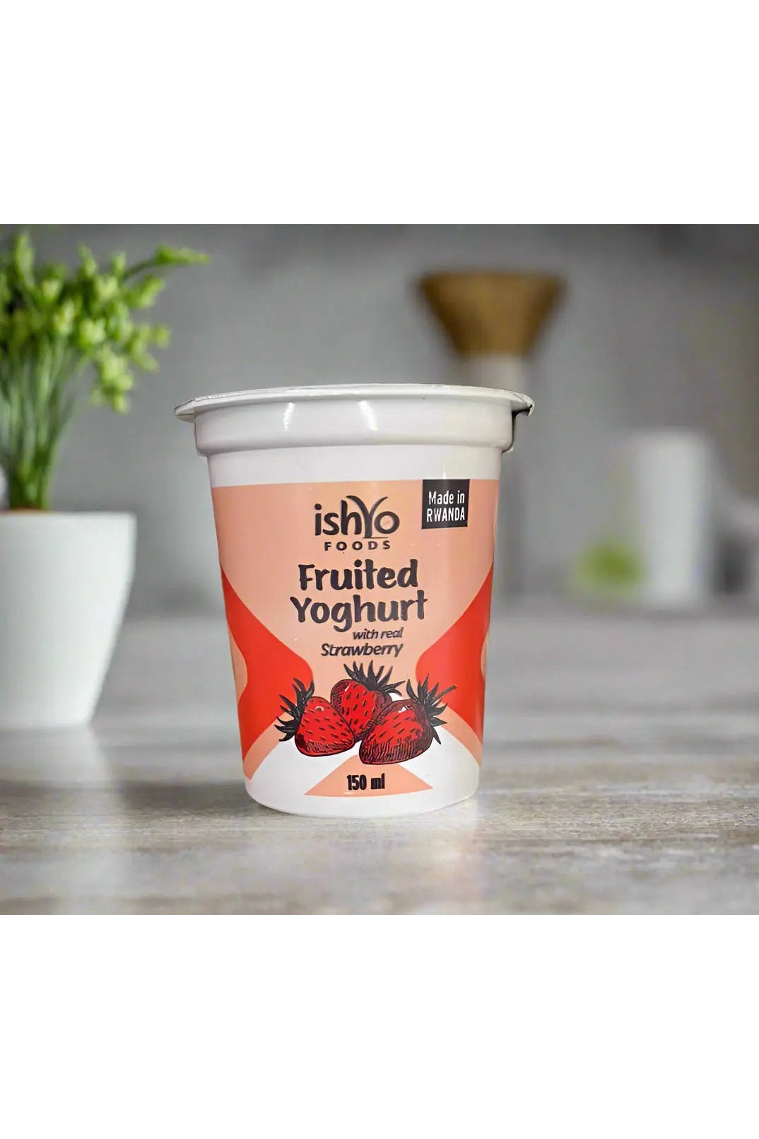 Ishyo Fruited Yoghurt With Real Strawberry 150ML - Murukali.com